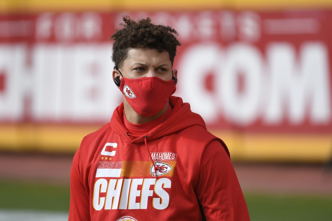 AP source: Chiefs’ Mahomes to have surgery for toe injury | News ...